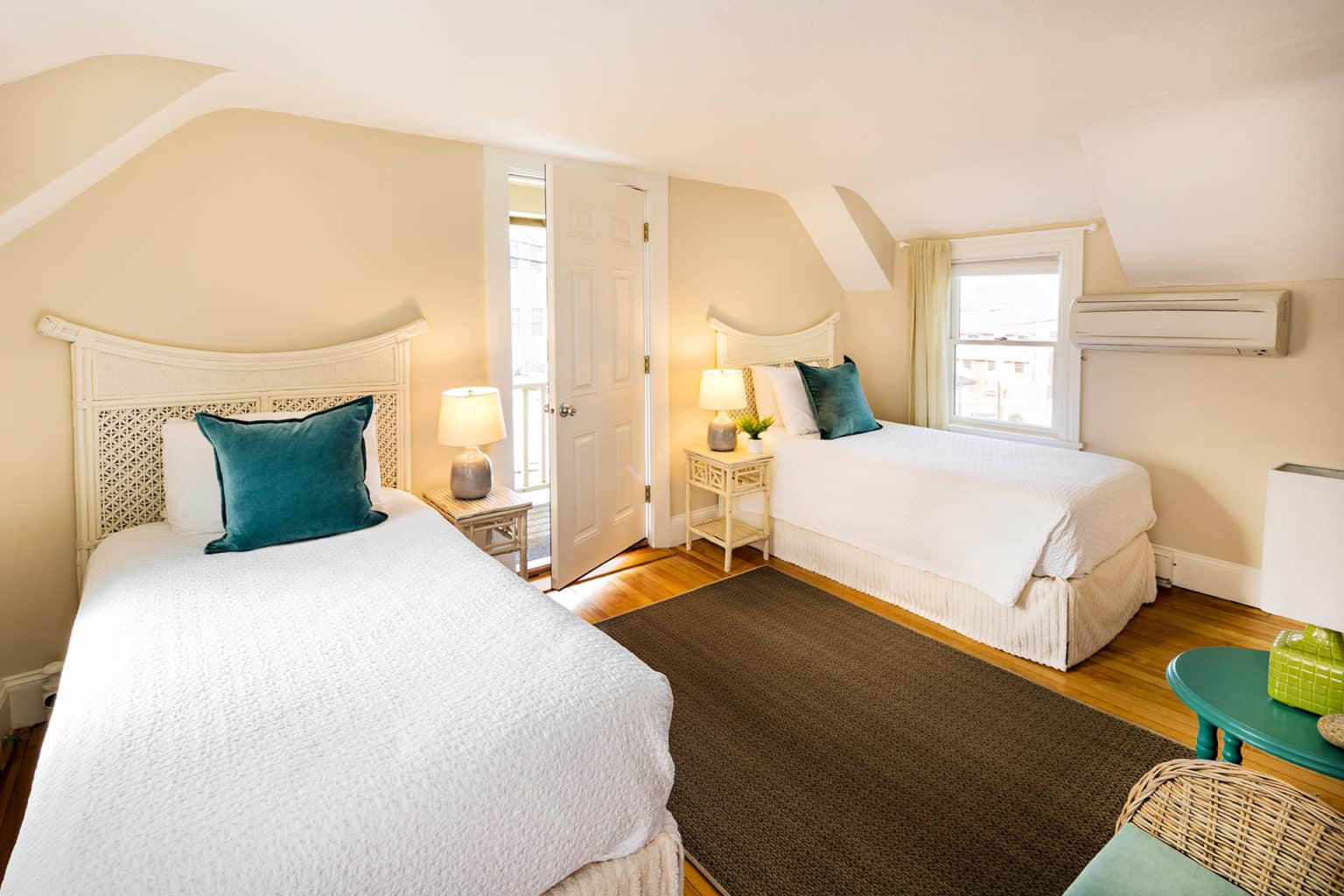 Martha's Vineyard Accommodations - Rooms | Madison Inn Oak Bluffs Hotel