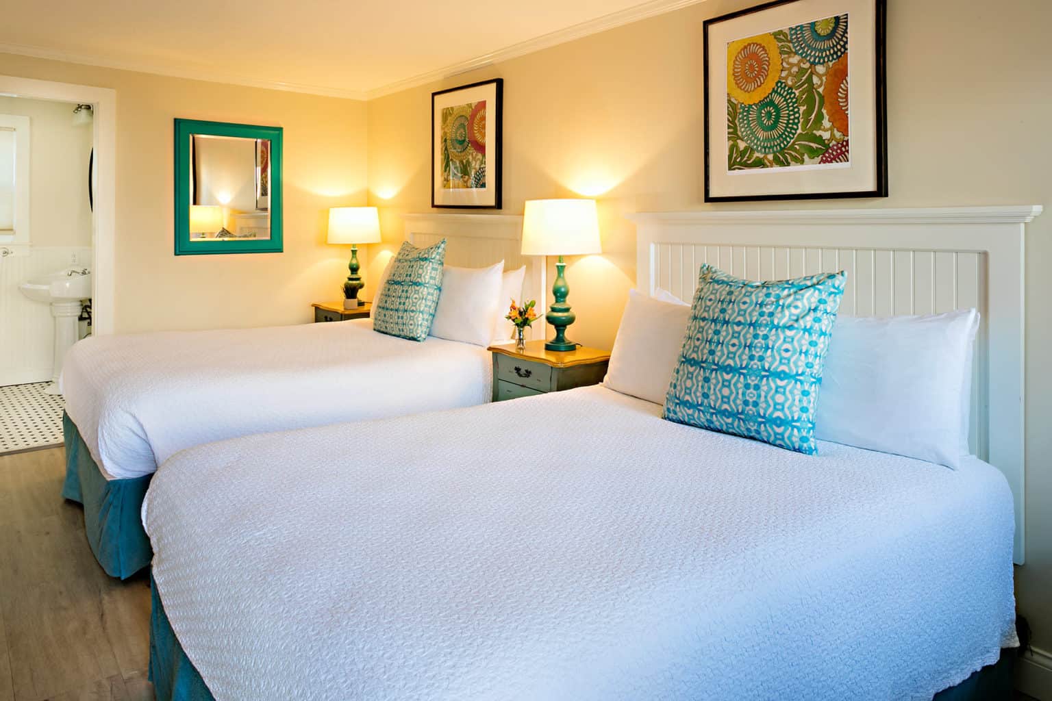 Martha's Vineyard Accommodations - Rooms | Madison Inn Oak Bluffs Hotel